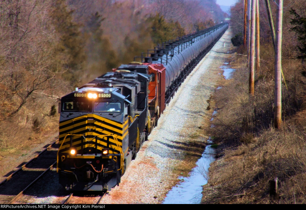 NS 8100 NKP Heritage CSX Train K042 Crude Oil Loads